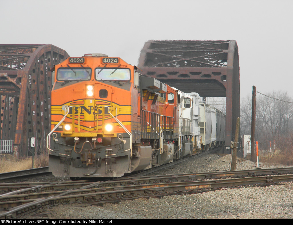 BNSF 4024